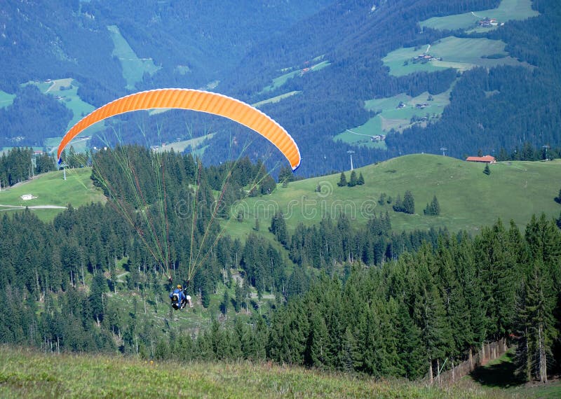 Hang gliding in Slovenia editorial photo. Image of alps - 36757691