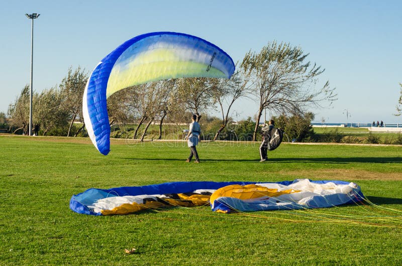 Paragliding Course Lessons for New Beginners on the Park Editorial ...