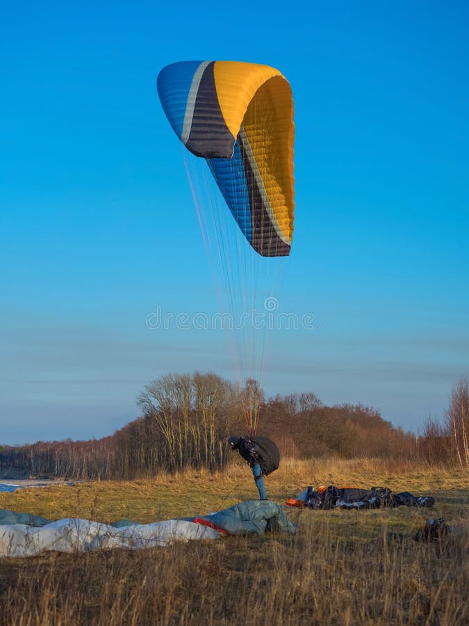 Paragliding, Wind Parachuting, Extreme Paragliding, Light Aircraft ...