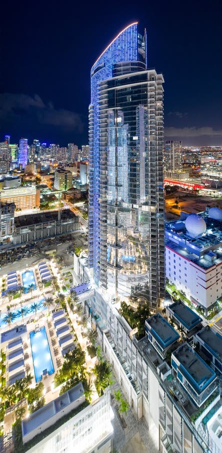 Paramount Miami Worldcenter Tower Verticale Panorama Fotografia Stock ...