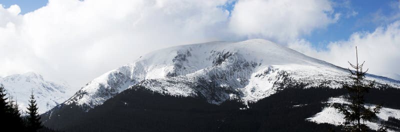 Parang Mountains in Romania Stock Photo - Image of natural, parang ...
