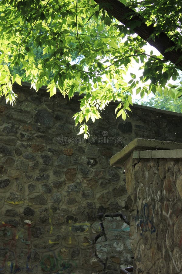 Parapeto de piedra imagen de archivo. Imagen de pared - 46907037