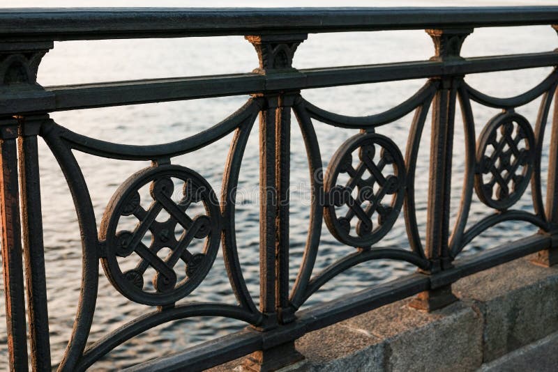 Parapeto II foto de archivo. Imagen de metal, acero, barandillas - 63017918