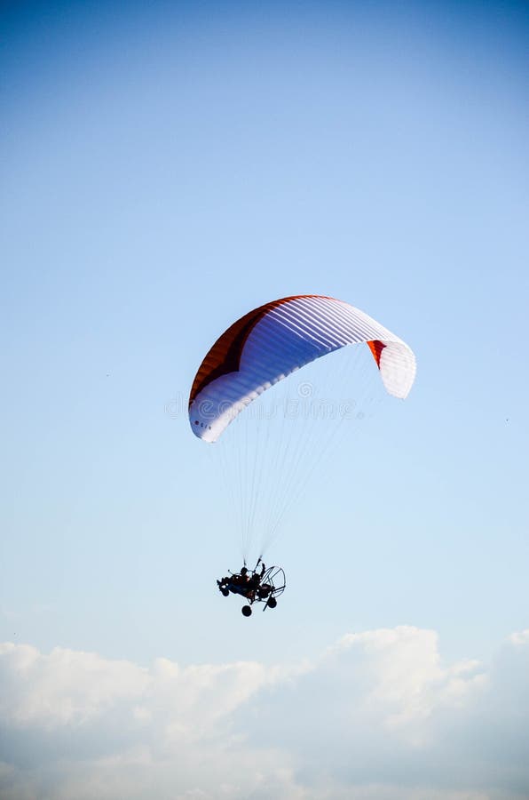 Paraplane editorial stock image. Image of beauty, parachute - 94597034