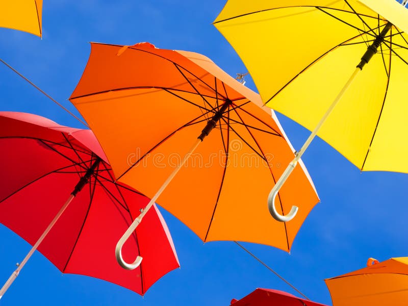 Paraplyer arkivfoto. Bild av dekorativt, monokrom, lampa - 79673884