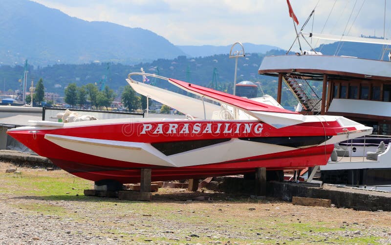 Parasailing Speed Boat, Batumi Georgia Stockbild - Bild von geschrieben ...