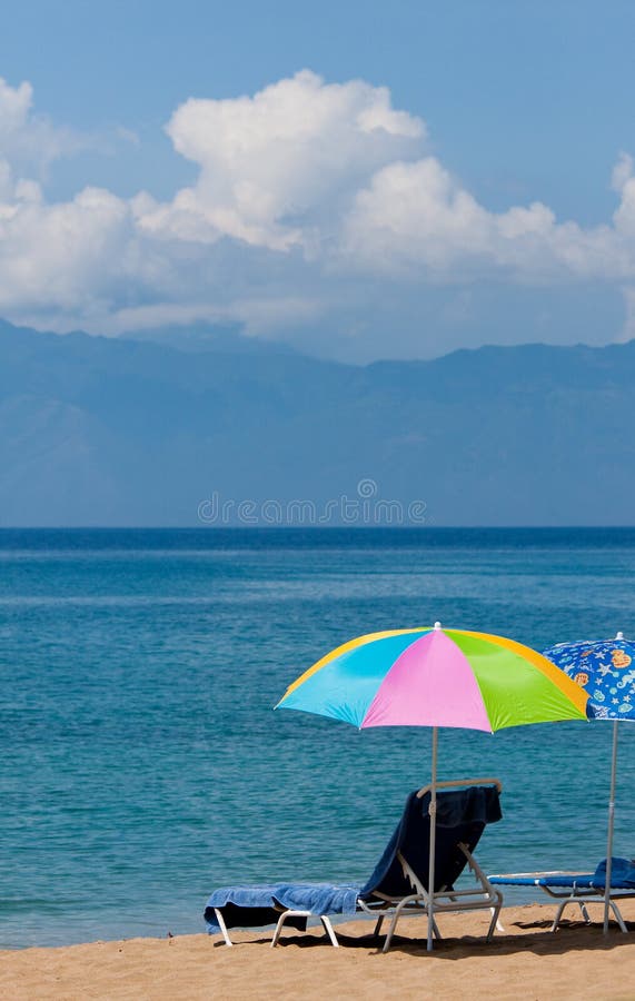 Parasol de playa imagen de archivo. Imagen de vacaciones - 11265783