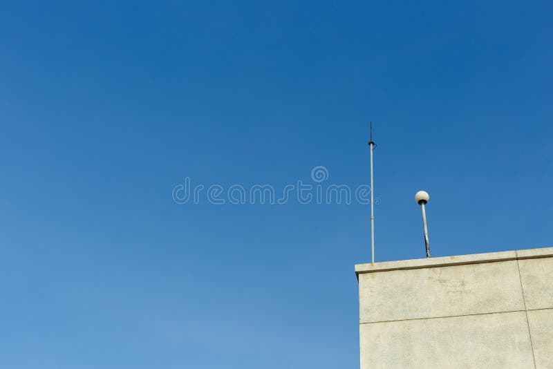 Paratonnerre photo stock. Image du danger, foudre, acier - 92697134
