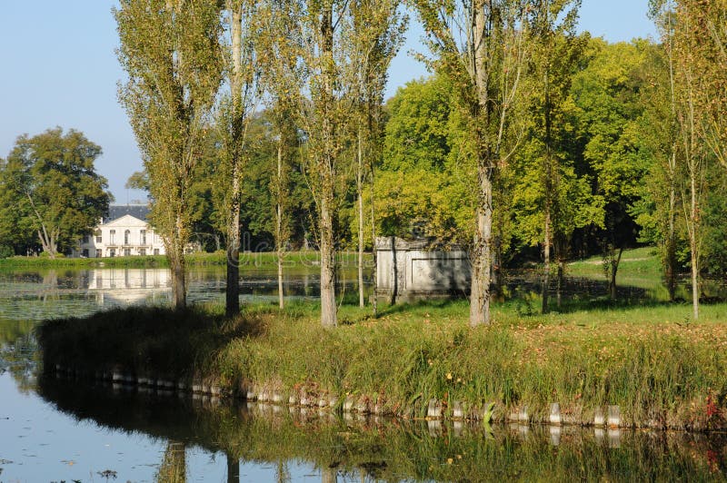 Parc Jean-Jacques Rousseau Dans Ermenonville Image stock - Image du ...