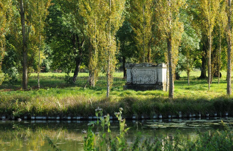 Le Parc Jean-Jacques Rousseau Dans Ermenonville Image stock - Image du ...