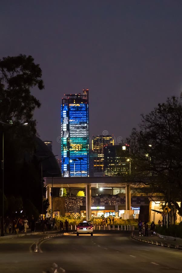 Parc Mexico de Chapultepec photographie éditorial. Image du capitale ...