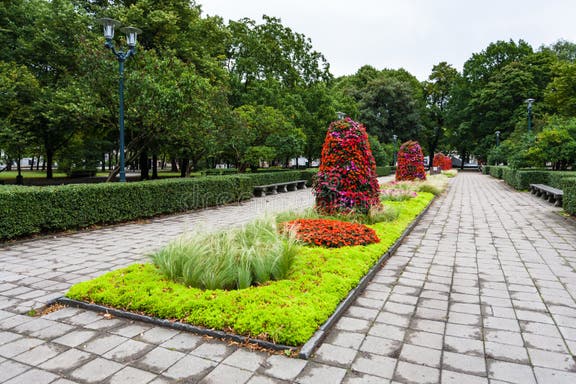 Parc Urbain D'esplanade Au Centre De Riga Image stock - Image du ...