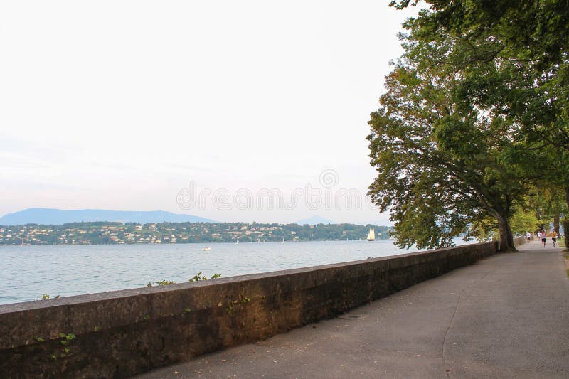 Parc William Rappard Remblai Genève Photo stock - Image du waterfront ...