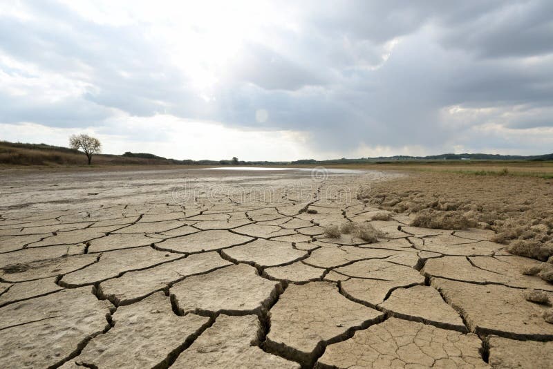 Parched Earth â€ Dry and Cracked Ground Landscape Stock Illustration ...