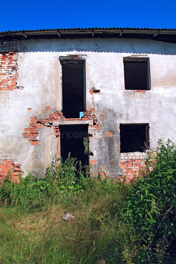 Pared destruida imagen de archivo. Imagen de oxidado - 13241537