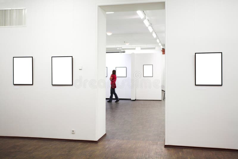 Pared En Museo Con Los Marcos Foto de archivo - Imagen de marco, luces ...