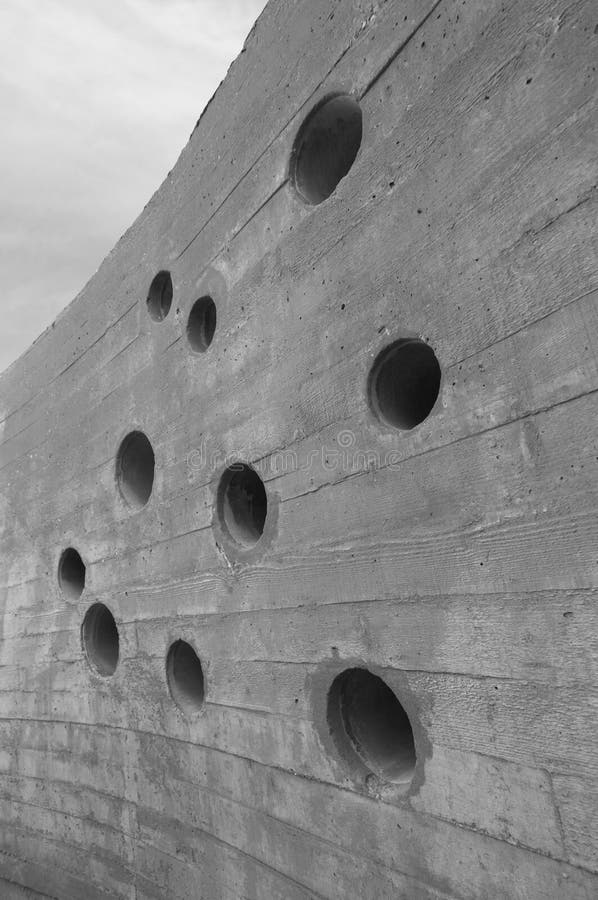 Muro De Cemento Perforado Fotos de stock - Fotos libres de regalías de ...
