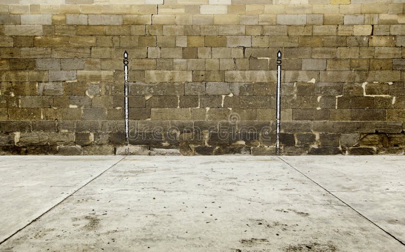 Pared Vieja De Un Fronton En España Foto de archivo - Imagen de forma ...