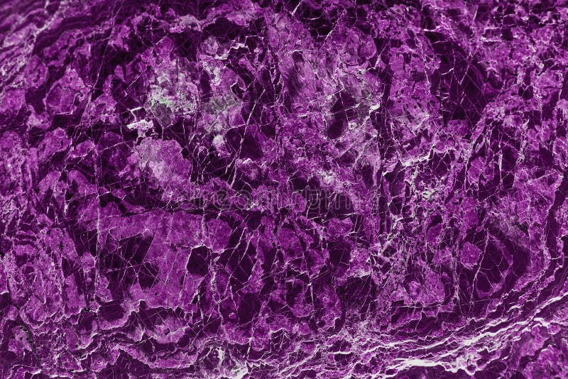 Parede de pedra roxa imagem de stock. Imagem de arte - 147043929