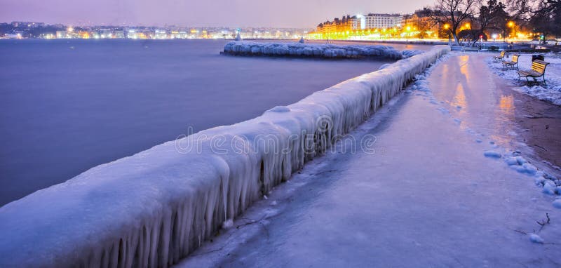 Paisagem Urbana E Marina De Genebra No Inverno Imagem de Stock ...