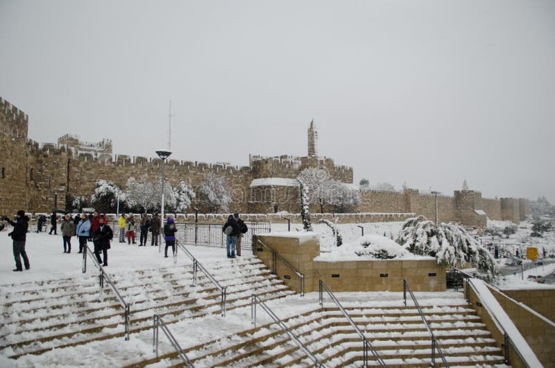 Jerusalém No Inverno Durante a Queda De Neve Imagem de Stock Editorial ...