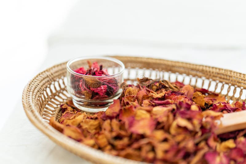 Parfums Dans Un Spa. Fleurs Et Parfums Qui Composent Le Parfum Image ...