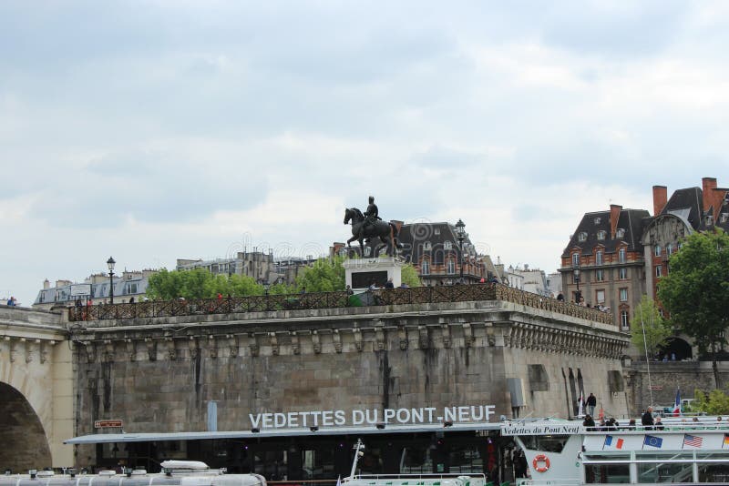 Paris редакционное стоковое изображение. изображение насчитывающей ...