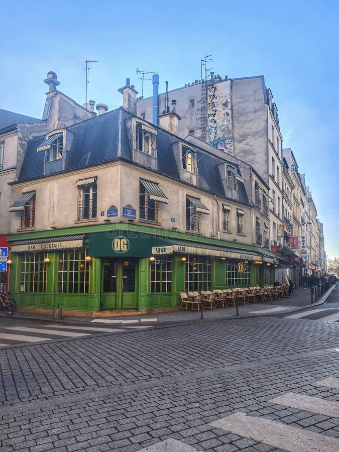 PARIS, FRANCE - December 27, 2024: Facade Restaurant in Paris Editorial ...