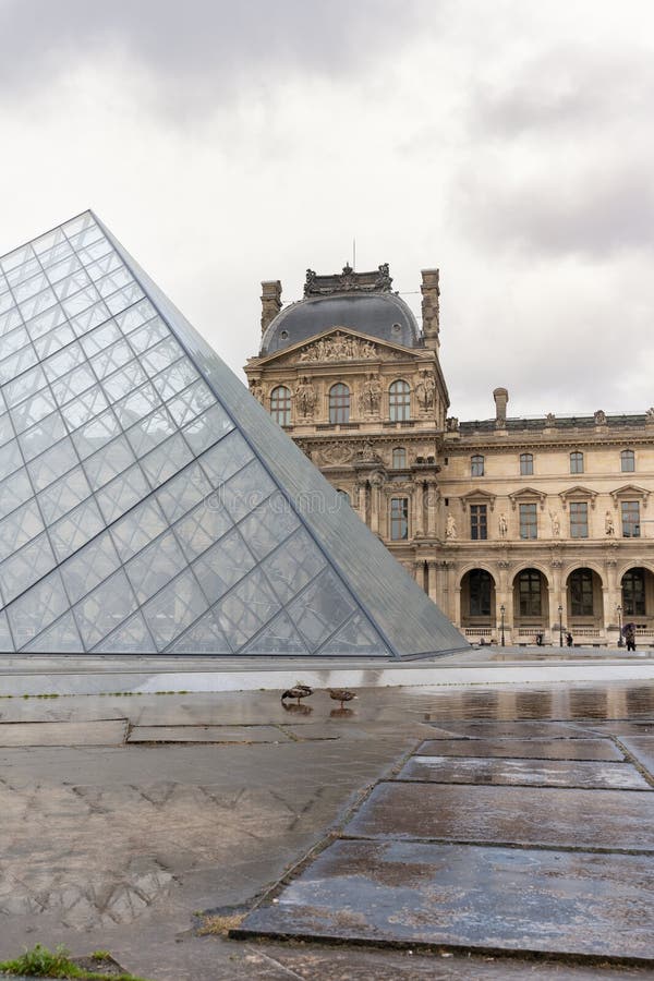 Paris, France, 16 Mai 2024. a Cloudy Day in Paris Editorial Stock Image ...