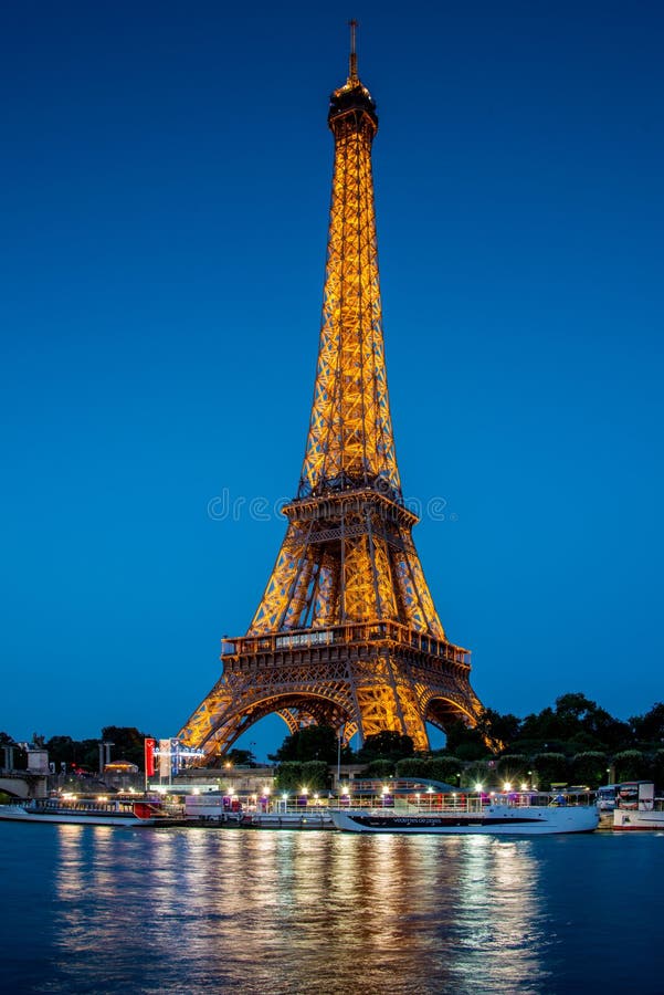 Paris - july 12, 2013 editorial photo. Image of architecture - 51440706