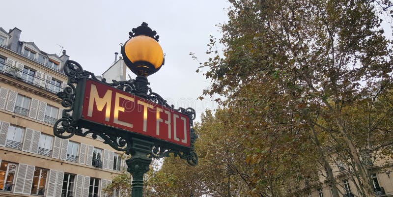 Paris Metro editorial photo. Image of station, paris - 131482891