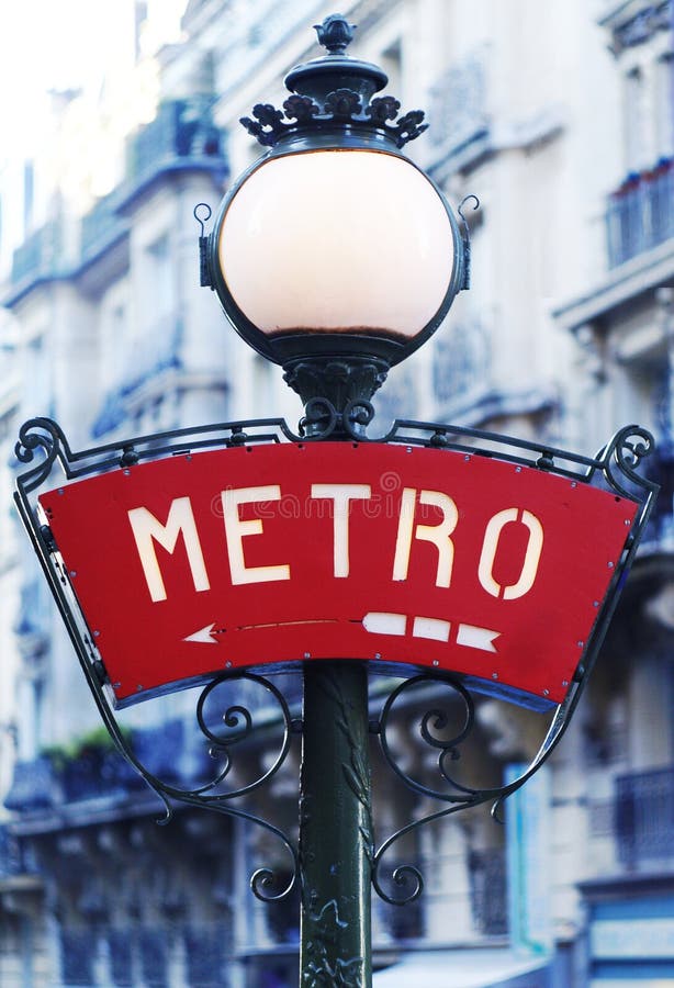 Paris metro sign editorial stock image. Image of lamp - 23385534