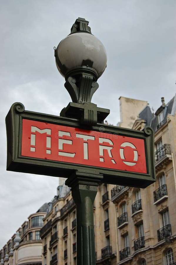 Paris metro sign editorial stock image. Image of lamp - 23385534