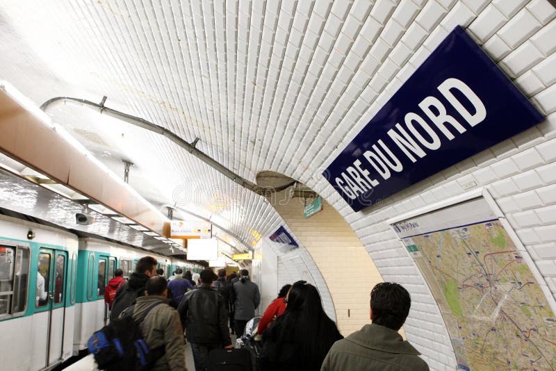 Paris metro station editorial image. Image of paris, garde - 15264780