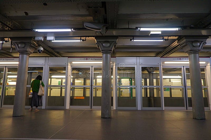 Paris metro subway train editorial image. Image of sign - 278720000