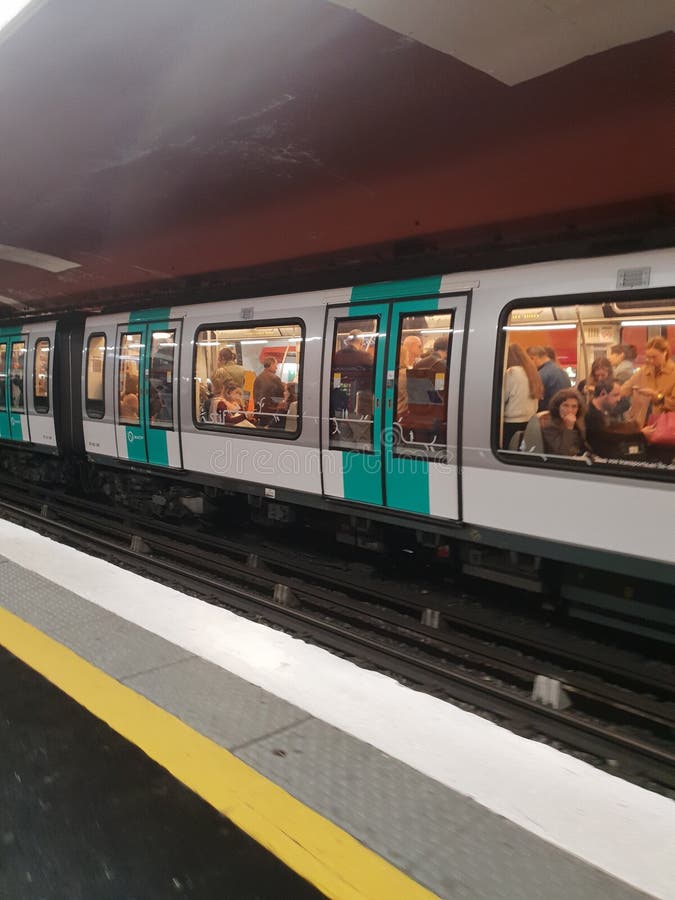 Paris metro train, France editorial photography. Image of paris - 155167362