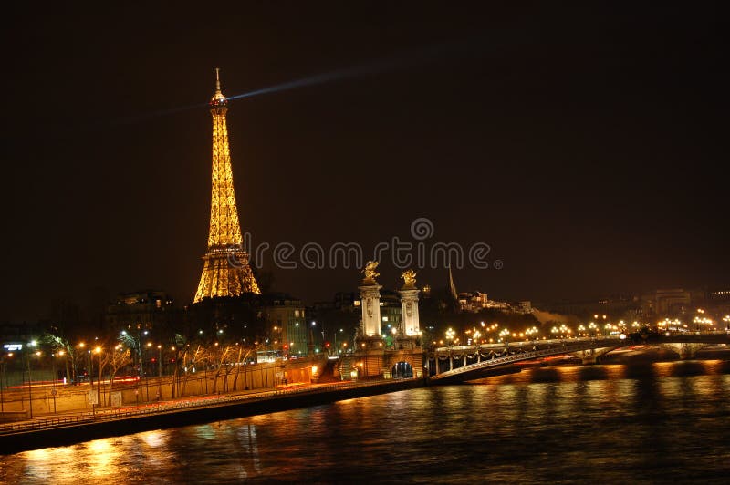 Paris at night editorial stock image. Image of attraction - 17001479