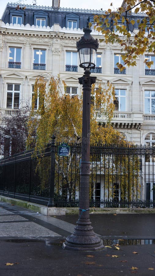 Parisian lamp post editorial photo. Image of pole, lamp - 105461251