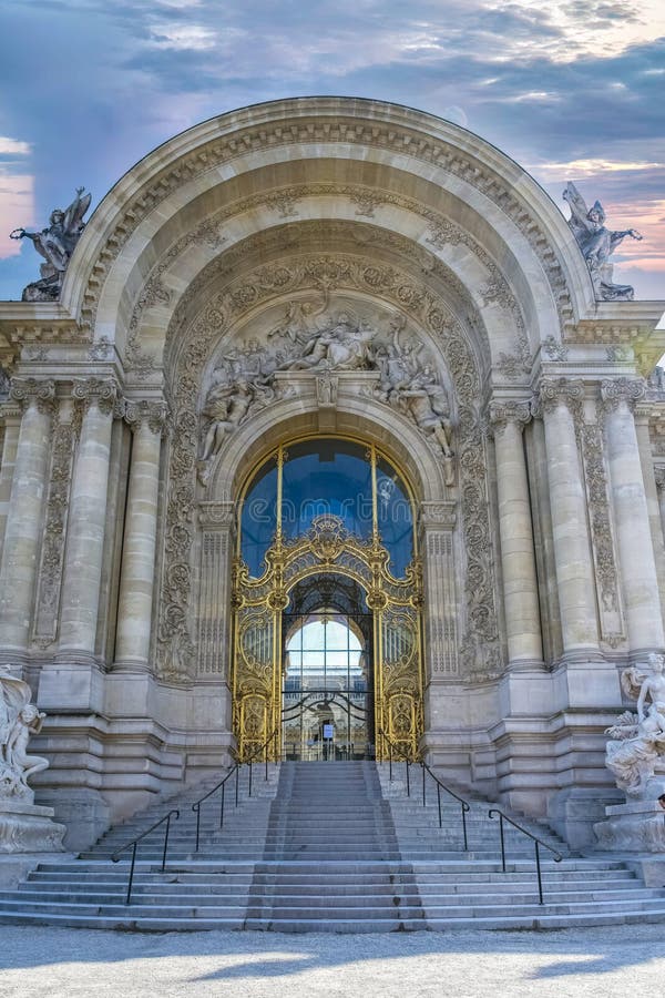 Paris, the Petit Palais, Ancient Building Editorial Stock Photo - Image ...