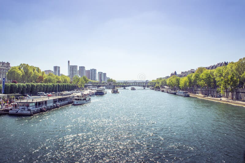 Seine editorial stock image. Image of triumph, avenue - 45922194