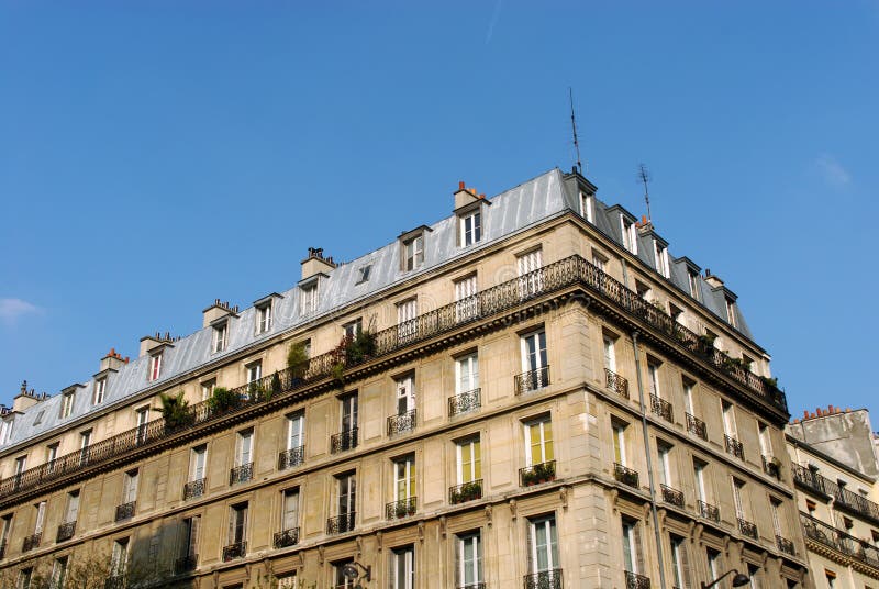 Paris, Type Type De Construction Image stock - Image du ensoleillé ...