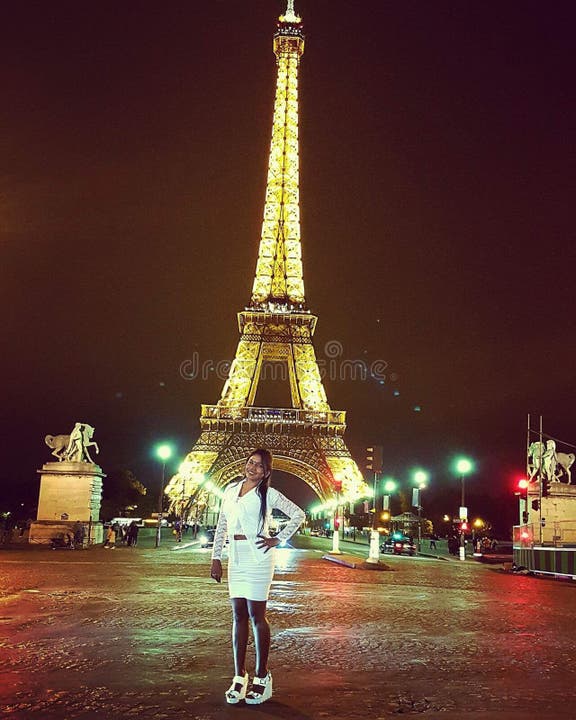 Paris editorial photography. Image of dress, elife, white - 106595102