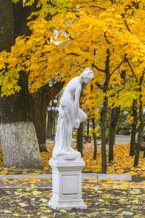 Park sculpture. stock photo. Image of autumn, beauty - 61940058