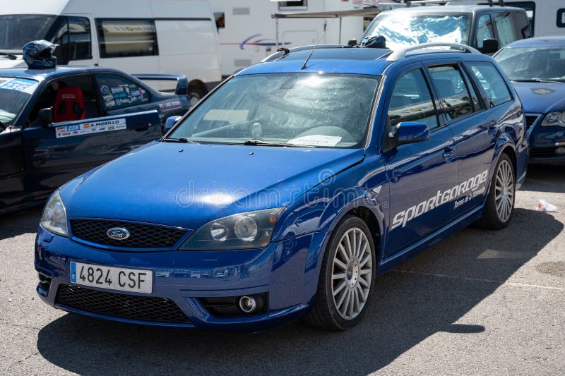Parked Blue Ford Mondeo ST220 at an Exhibit Editorial Photography ...