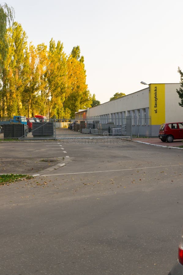Parking lot editorial photo. Image of hours, closing - 44643381