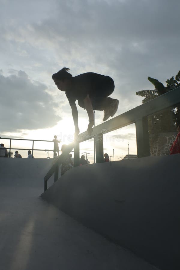 Parkour editorial photo. Image of front, flip, obstacle - 169346106