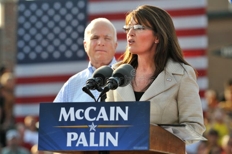 Sarah Palin parla immagine stock editoriale. Immagine di presidenziale ...