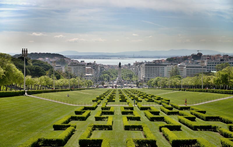 Parque da cidade de Lisboa imagem de stock editorial. Imagem de edward ...