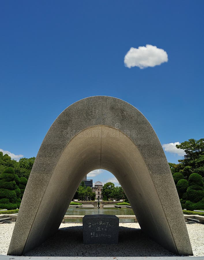 Parque da Paz de Hiroshima fotografia editorial. Imagem de flores ...