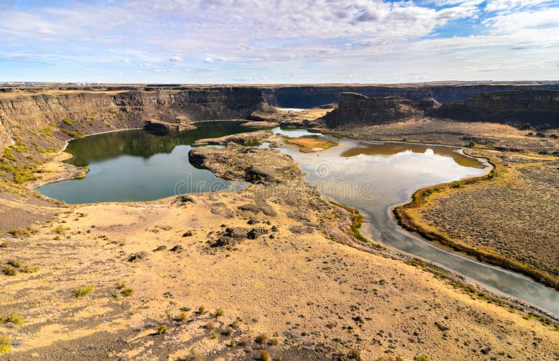 Parque De Estado Lago-seco De Las Caídas De Sun Imagen de archivo ...